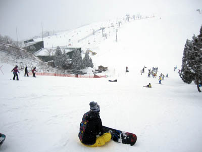 一休みしているスノボーさん